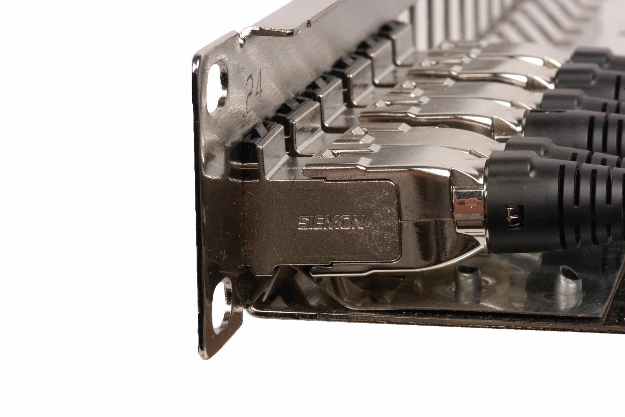 Siemon introduces TERA Category 8.2 copper cabling system - Data Centre ...