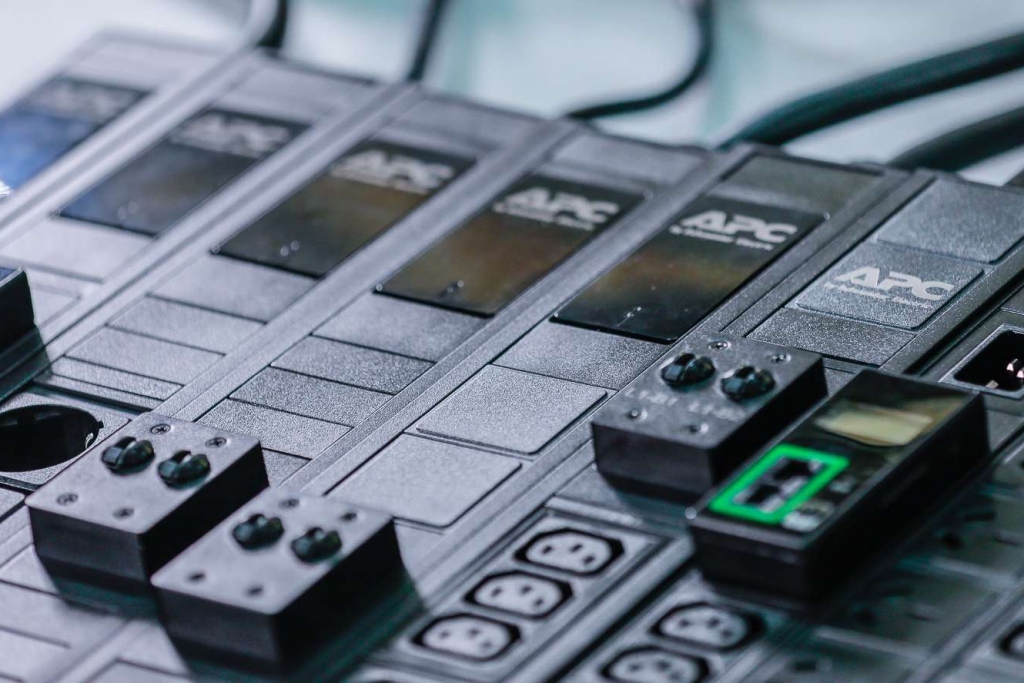 Meet Schneider’s new APC Easy Rack PDU family - Data Centre Review